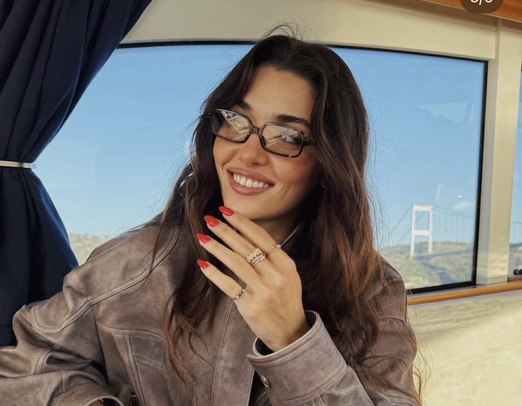 Hande Erçel Londra'ya Taşınıyor İddiası ve Büyük Yatırımıyla Gündemde ...